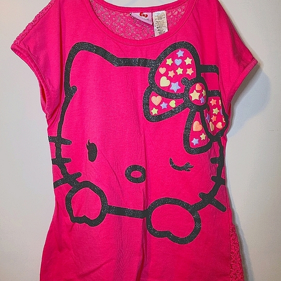 Hello Kitty | Shirts & Tops | Hello Kitty Tee | Poshmark